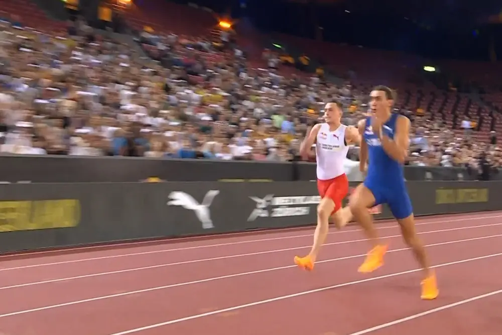 Duplantis vince la sfida sui 100m contro Warholm